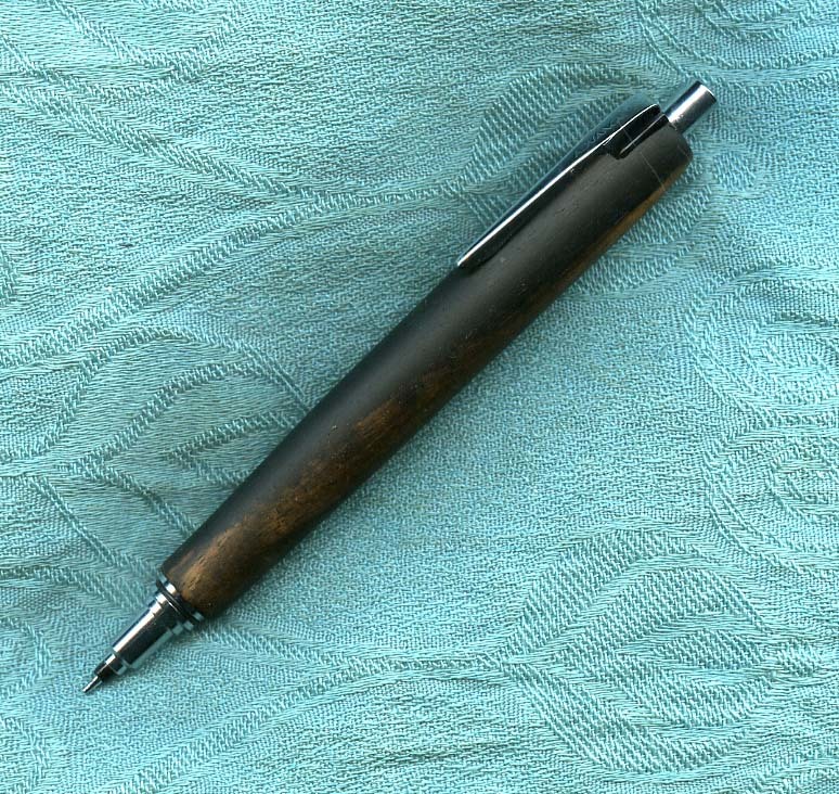 三菱鉛筆 クルトガ アドバンス ほとんど黒い黒柿軸カスタムグリップ 0.5mm芯 KU69(シャープペンシル)｜売買されたオークション情報 ...