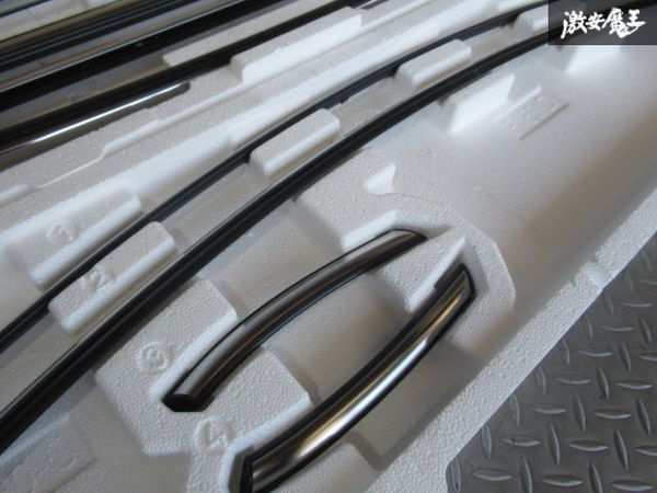 BMW 純正 MINI ミニクーパー F56 3ドアハッチバック ウエストライン 水切りモール メッキモール 1台分 51135A0B944 ...