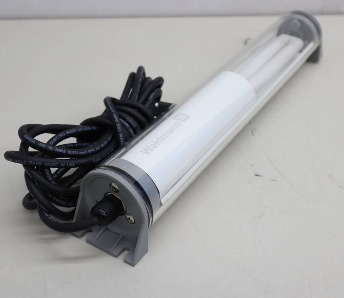 ドイツ製｜蛍光灯照明器具｜Waldmann ヴァルドマン RL70CE-118｜100V 50/60Hz 1×18W IP 67 H7488の質問一覧