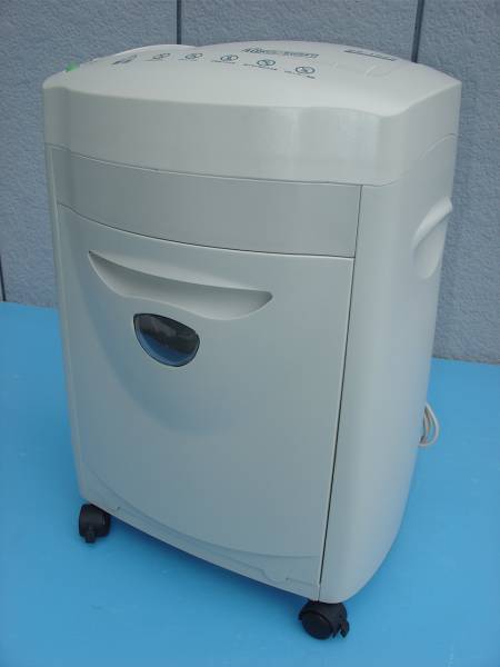 クロスカット シュレッダー PS-1002 状態キレイ(シュレッダー)｜売買されたオークション情報、yahooの商品情報をアーカイブ公開 - オークファン（aucfan.com）