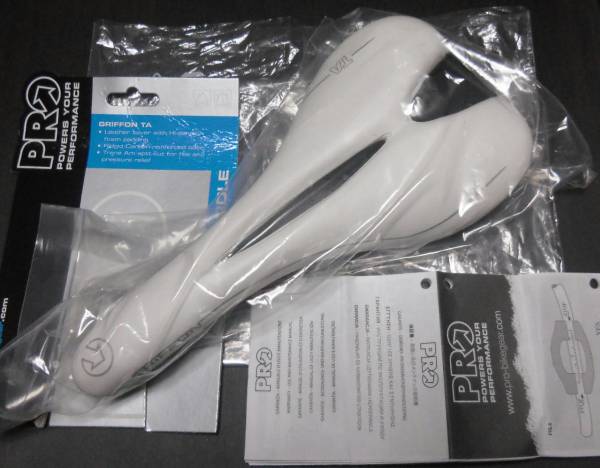 PRO GRIFFON TA シマノPROグリフォン 白/軽量サドル(セライタリア)｜売買されたオークション情報、yahooの商品情報をアーカイブ公開 - オークファン（aucfan.com）