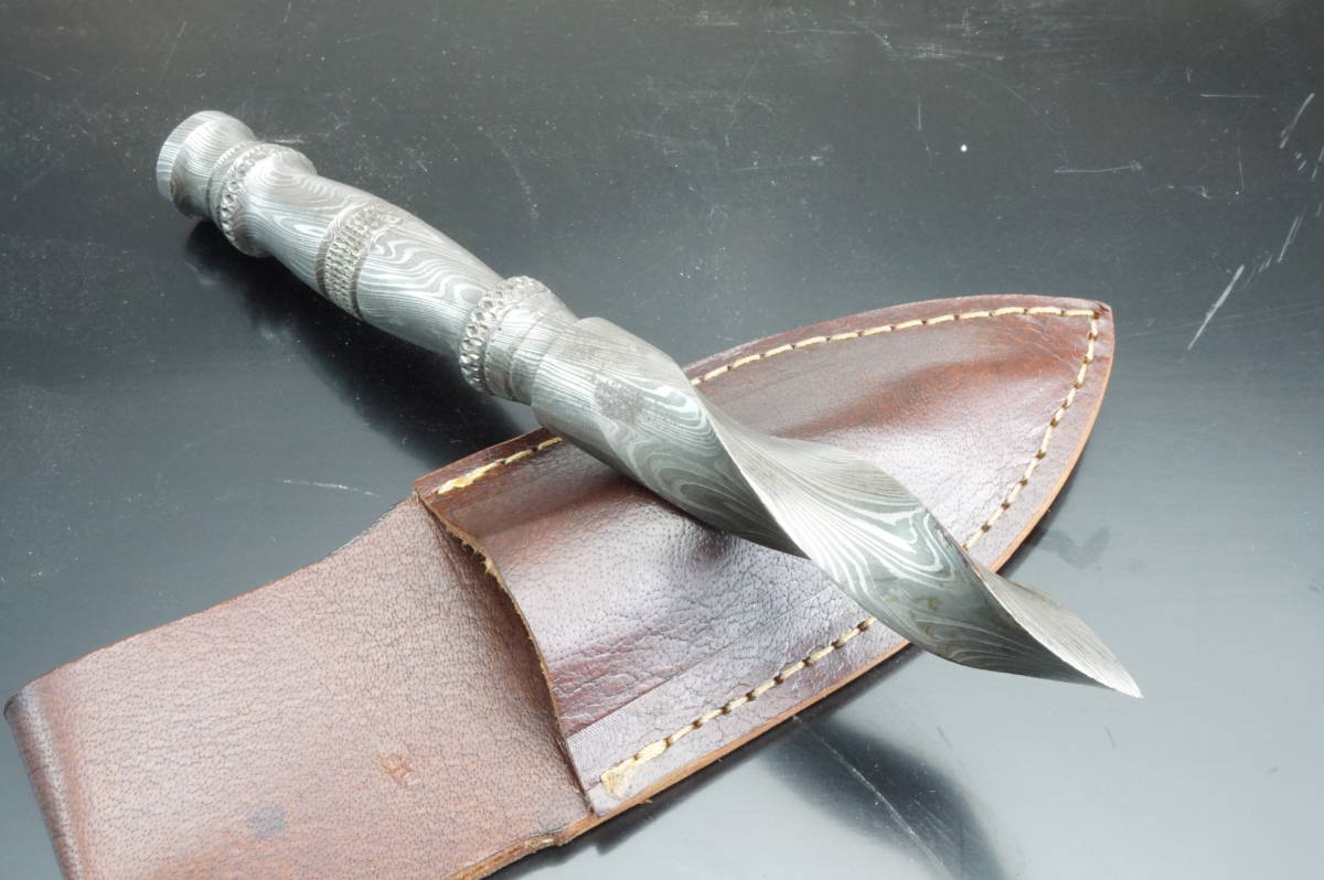 トリプルダガーナイフ ダマスカスナイフ 超 / スクリューダガー ナイフ/ 16.0㎝長 /英国製 DCB713-3(ハンティングナイフ、狩猟 ...