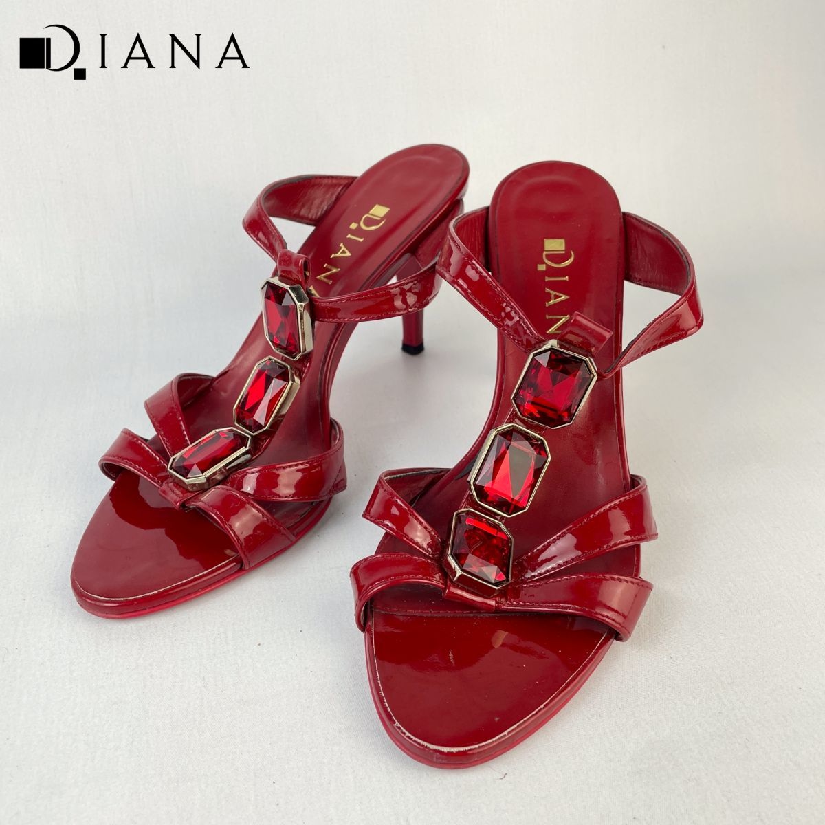 DIANA ダイアナ 24.0 サンダル ヒール エナメル 赤 レッド ビジュー/KA30(24cm)｜売買されたオークション情報、yahooの商品情報をアーカイブ公開 - オークファン ...