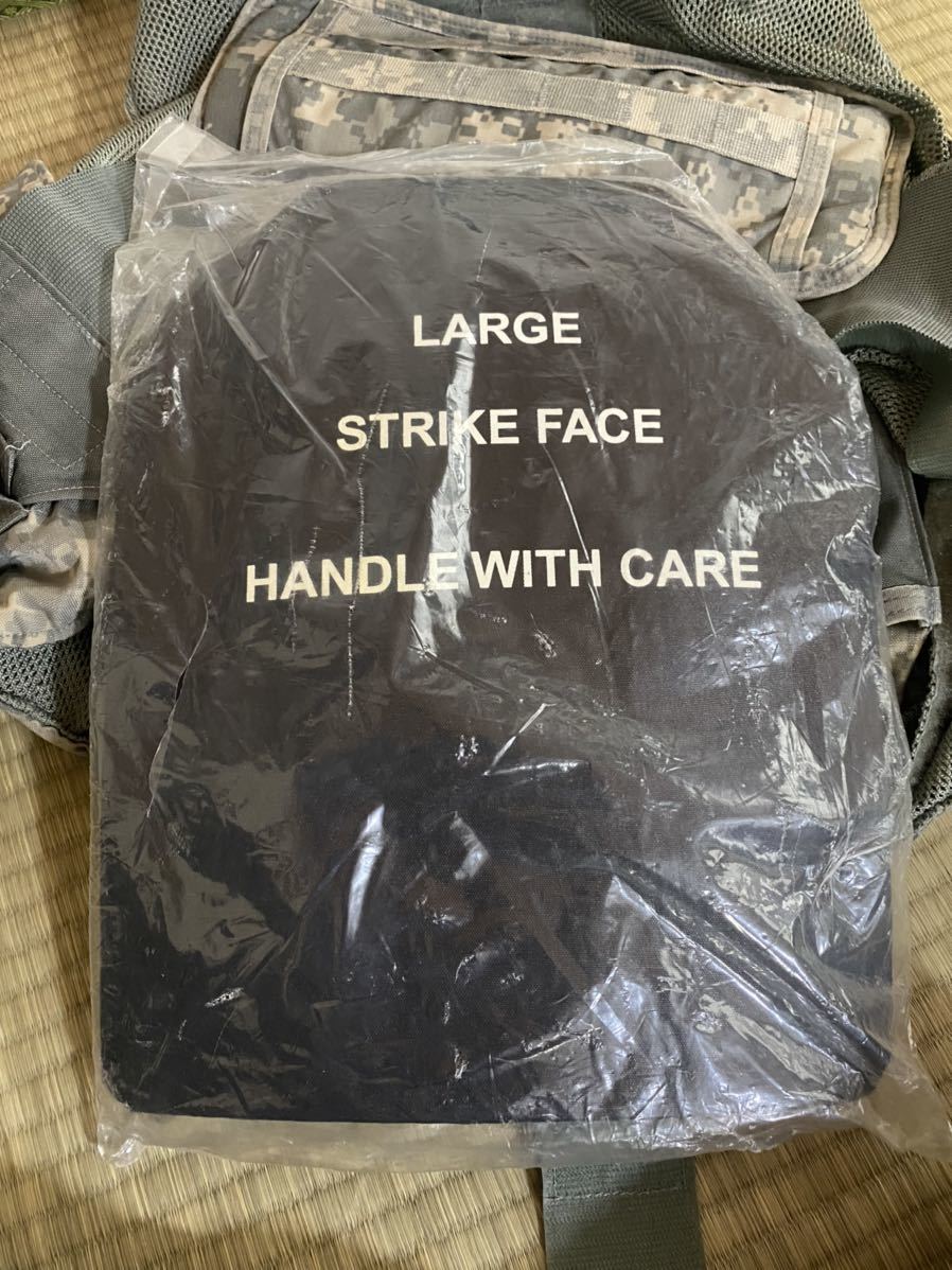 ミリタリー 激レア 放出品 実物 POINT BLANK プレートキャリア IOTV Lサイズ ポイントブランク 実物防弾プレート 防弾チョッキ ACU(戦闘服)｜売買されたオークション情報 ...