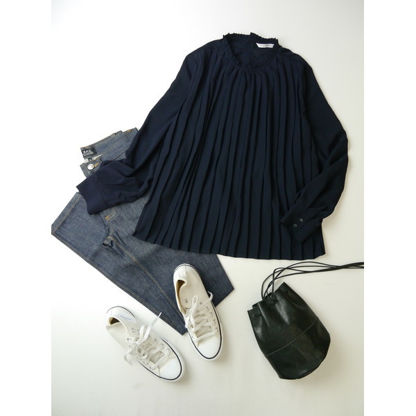 Te chichi TERRASSE テチチ テラス プリーツ 入 品よく クラシカル 長袖 ブラウス トップス ネイビー 26M + 4577(Mサイズ)｜売買されたオークション情報 ...