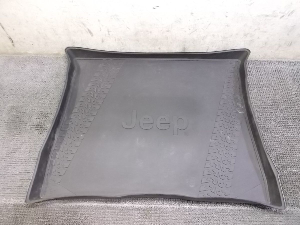 激安 Jeep ジープ WK グランドチェロキー 純正 リア リヤ ラゲッジマット カーゴライナー トランクマット 82212688 / P5 ...