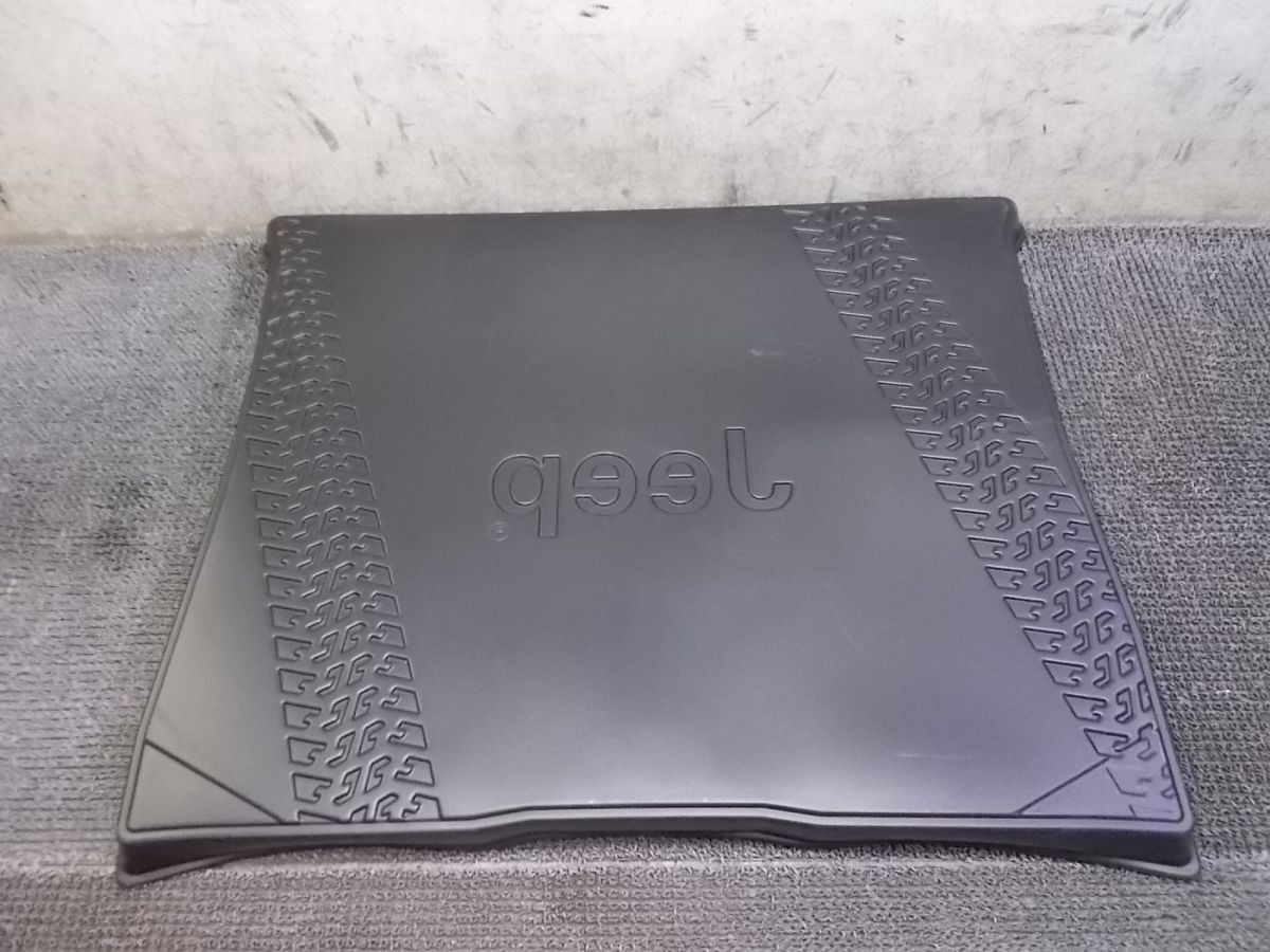 激安 Jeep ジープ WK グランドチェロキー 純正 リア リヤ ラゲッジマット カーゴライナー トランクマット 82212688 / P5 ...