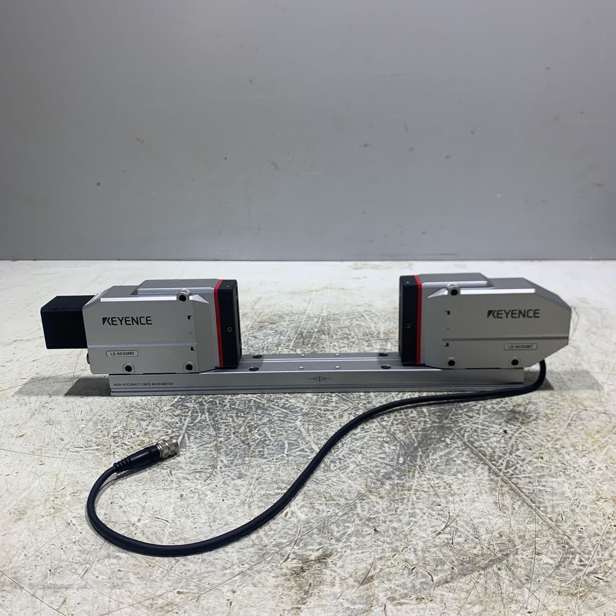 GB-2347 KEYENCE LS-9030MR/LS-9030MT レーザ寸法測定器 センサヘッド キーエンス(電材、配電用品)｜売買され ...