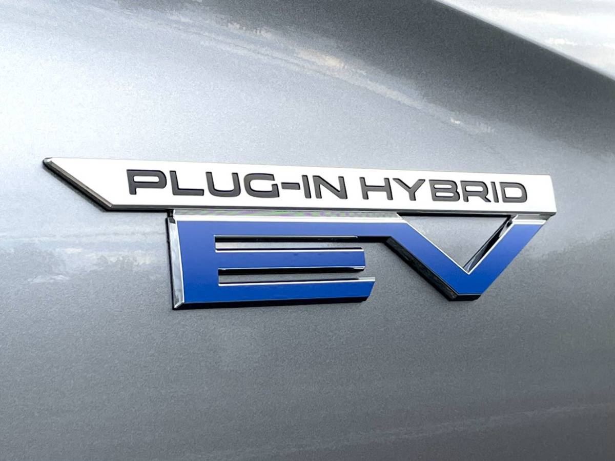 アウトランダーphev GN0W用 サイドエンブレムデカール(三菱)｜売買されたオークション情報、yahooの商品情報をアーカイブ公開 - オークファン（aucfan.com）