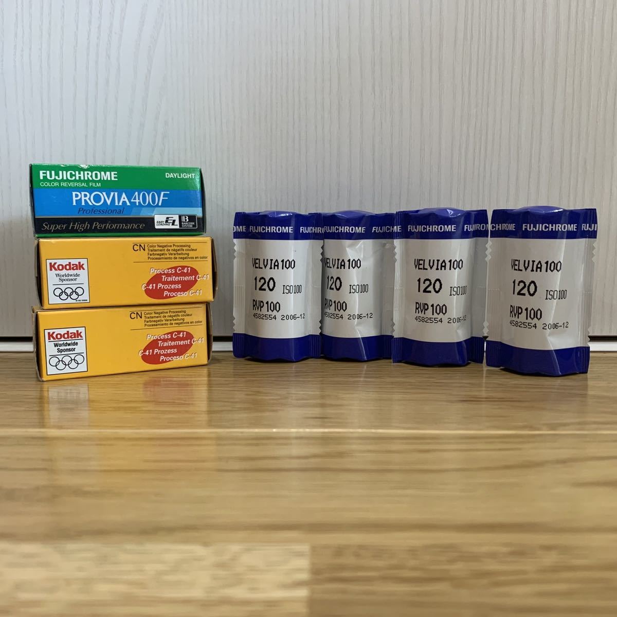 Fujifilm VELVIA 100 4個セット ベルビア ブローニー 120 ISO100 RVP 100 使用期限2006年12月 富士 ...