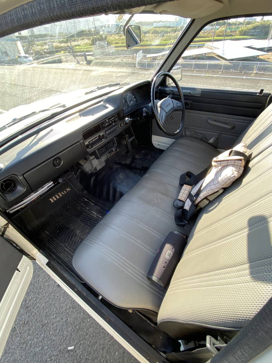 トヨタ RN35 ハイラックス 個人出品 昭和56年 HILUX ピックアップ トラック 3人乗り ベンチシート(ハイラックス)｜売買された ...