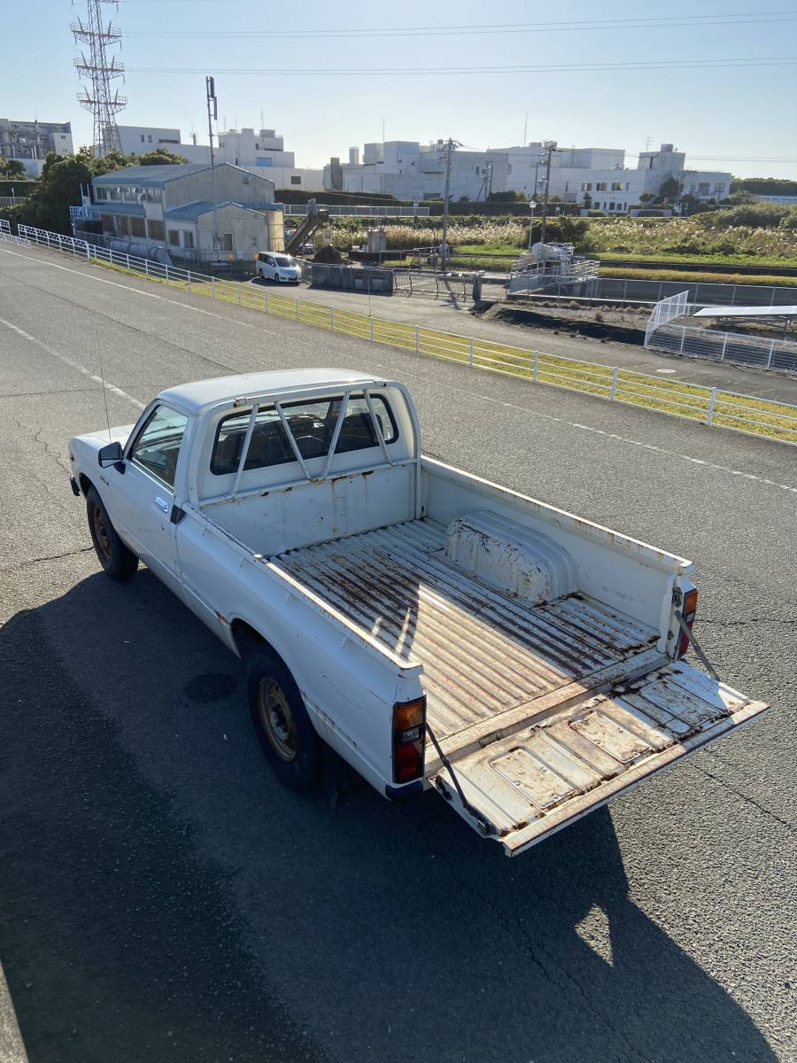 トヨタ RN35 ハイラックス 個人出品 昭和56年 HILUX ピックアップ トラック 3人乗り ベンチシート(ハイラックス)｜売買された ...