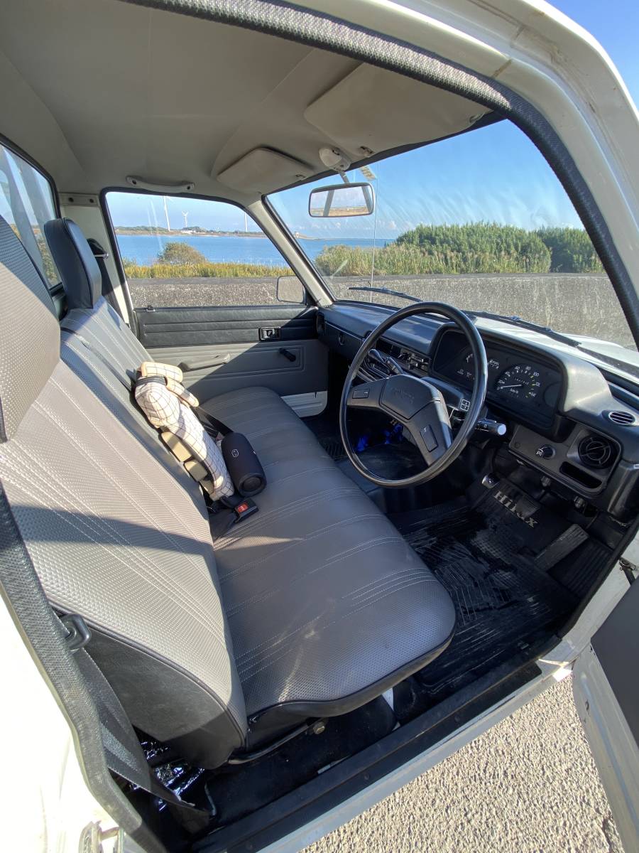 トヨタ RN35 ハイラックス 個人出品 昭和56年 HILUX ピックアップ トラック 3人乗り ベンチシート(ハイラックス)｜売買された ...