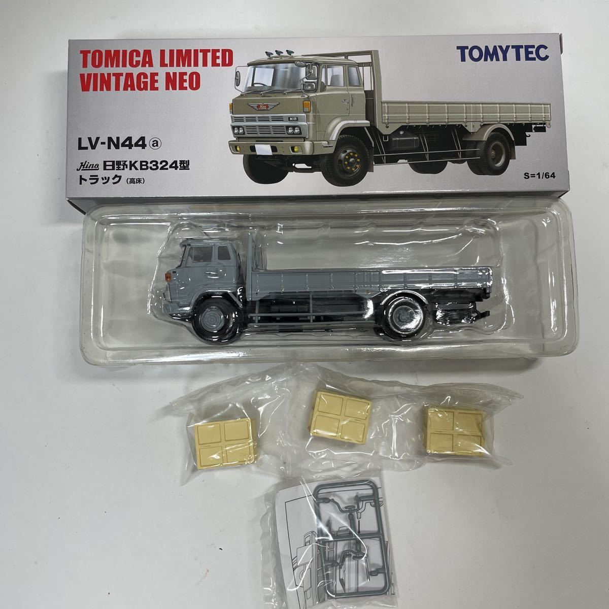 LV-N44a 日野 KB324型 トラック グレー 1/64スケール トミカリミテッドヴィンテージNEO 226871(トミカリミテッド ...