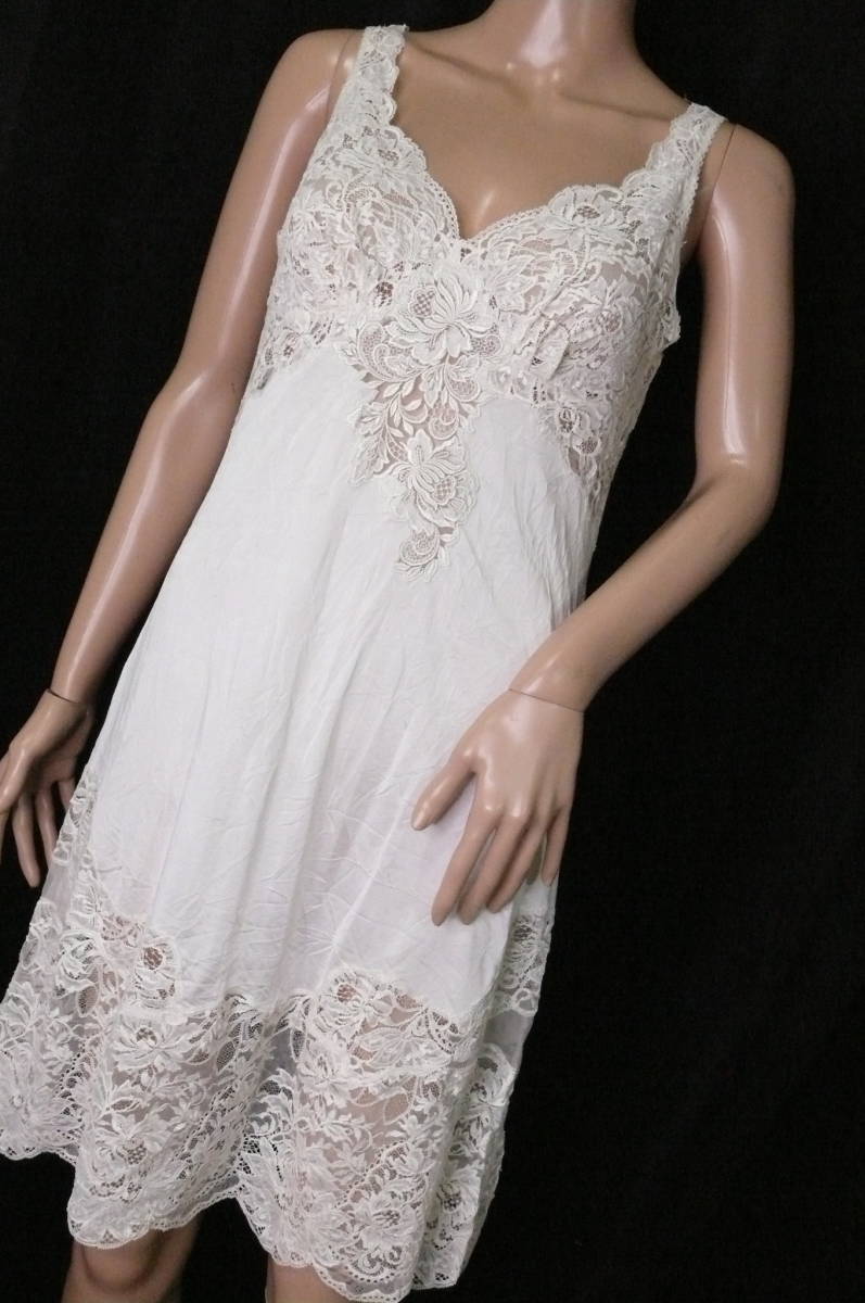 Bf158 ワコール繊細レースとろすべスリップ(Lサイズ)｜売買されたオークション情報、yahooの商品情報をアーカイブ公開 - オークファン ...