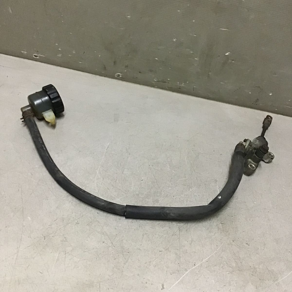 j52-1 ヤマハ TZR250 3MA リアブレーキ マスターシリンダー ジャンク 純正部品(マスターシリンダー)｜売買されたオークション情報、yahooの商品情報をアーカイブ公開 ...