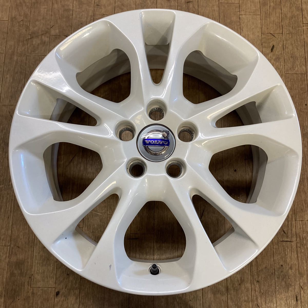 C892 VOLVO C30純正 7J 17インチ 5H 108 +52.5 4本 ボルボ ホワイト アルミホイール(純正品)｜売買された ...