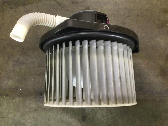 個人宅発送可 アウトランダー DBA-CW5W ヒーターブロアモーター 24G 4WD 7人 4B12 X42 7802A216(三菱用 ...