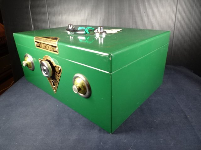 昭和レトロ DAIWA ALARM CASH BOX 手提げ金庫 グリーン ダイヤル式 鍵付 状態良品(金庫)｜売買されたオークション情報 ...