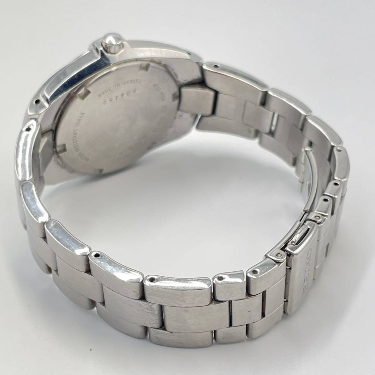 1199- SEIKO セイコーPERPETUAL CALENDAR パーペチュアル カレンダー 3針 赤文字盤 8F32-005A クォーツ ...