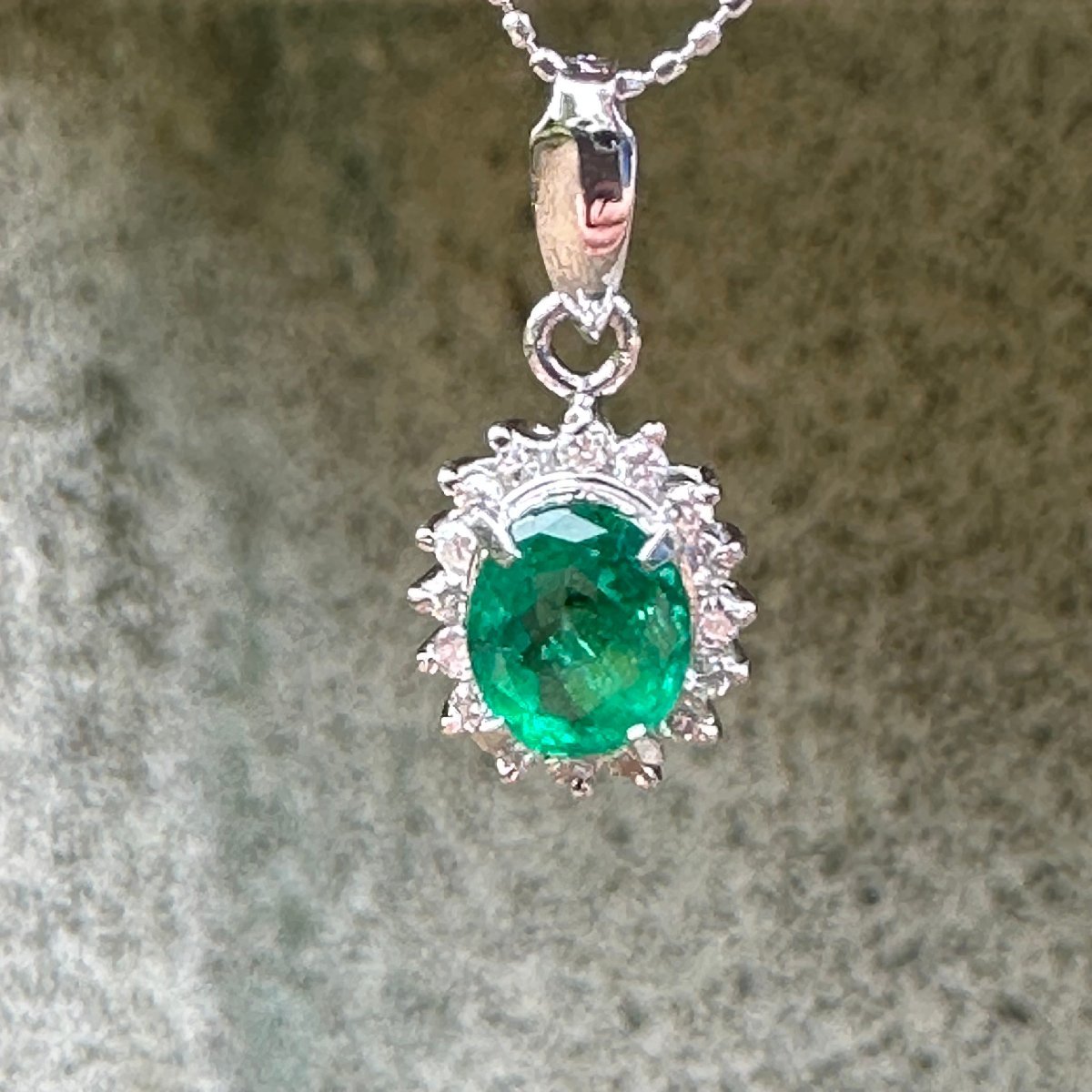 エメラルド1.92ct ダイヤ0.24ct ネックレスK18WG トップPt900 1円(エメラルド)｜売買されたオークション情報、yahooの商品情報をアーカイブ公開 - オークファン ...