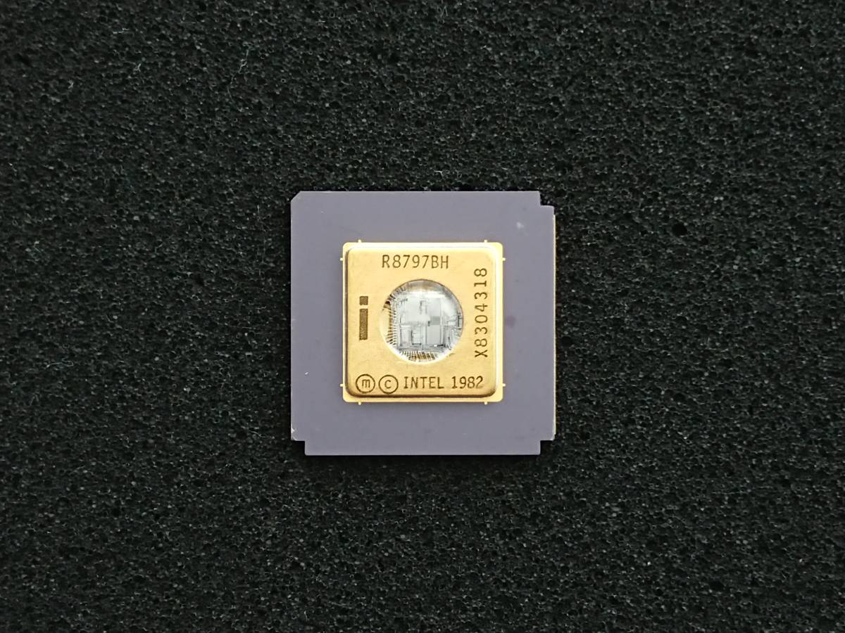 Intel R8797BH MCS-96 Microcontroller 窓付きセラミック LCC パッケージ(集積回路)｜売買された ...