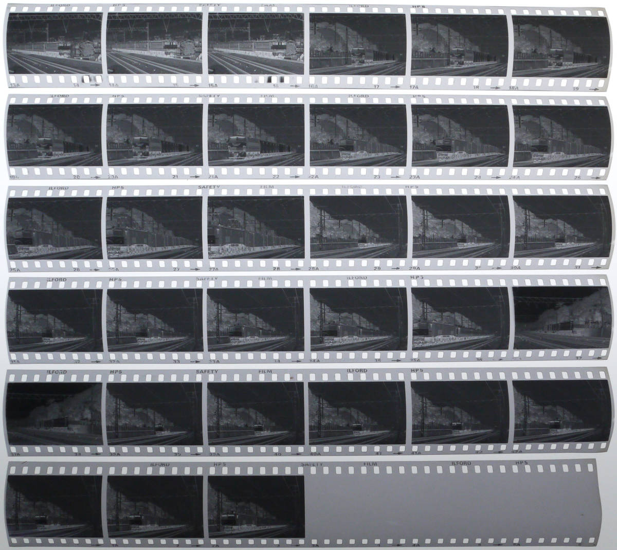 古い鉄道写真 ネガフィルム S58.9.17 9335 EF58+大サロ スマetc. 8203 EF5838+〜 EF651139 EF6636 EF58100 EF58126 昭和 ...