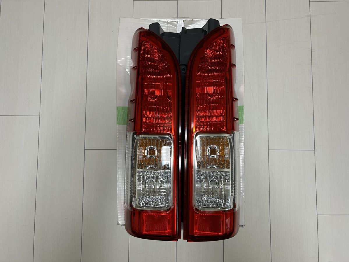 テールランプ 新車外し 左右セット スーパーGL 200系ハイエース 純正(テールライト)｜売買されたオークション情報、yahooの商品情報を ...