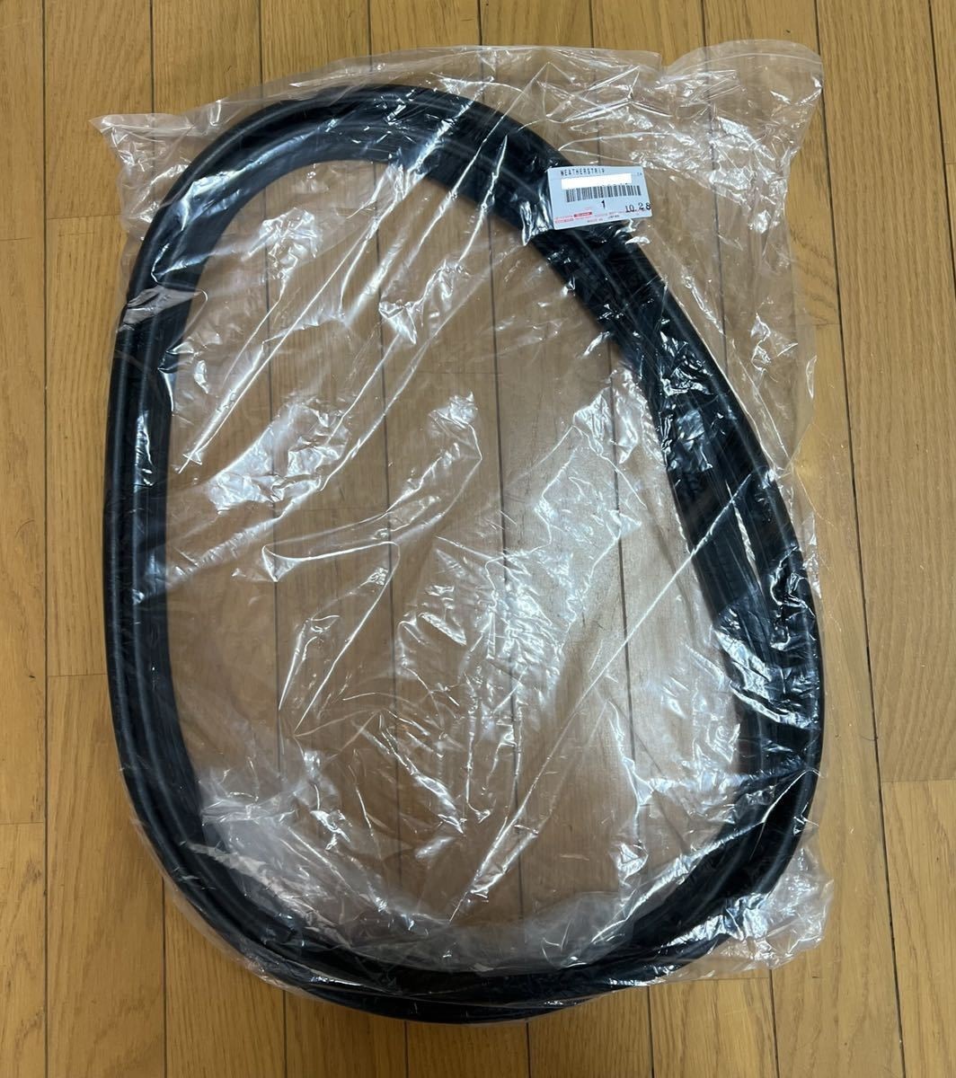 トヨタ純正 アルテッツァ GXE10 JCE10 SXE10 ラゲージコンパートメントドア ウェザーストリップ モールディング トランク ...