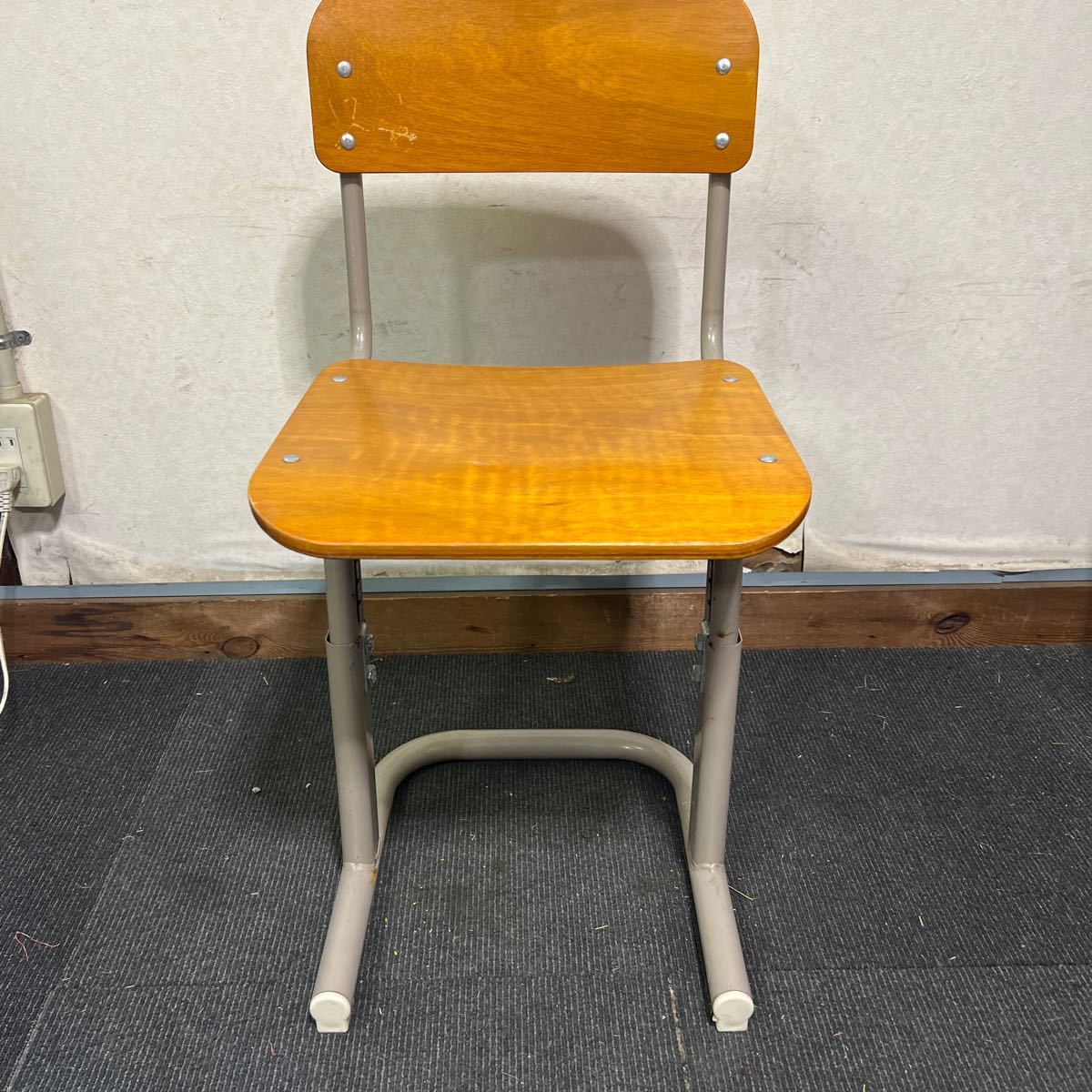 コクヨ 学習椅子 学校 調節可能 KOKUYO 椅子 FU1 N 格安 スタートs(学習机)｜売買されたオークション情報、yahooの商品情報をアーカイブ公開 - オークファン（aucfan.com）