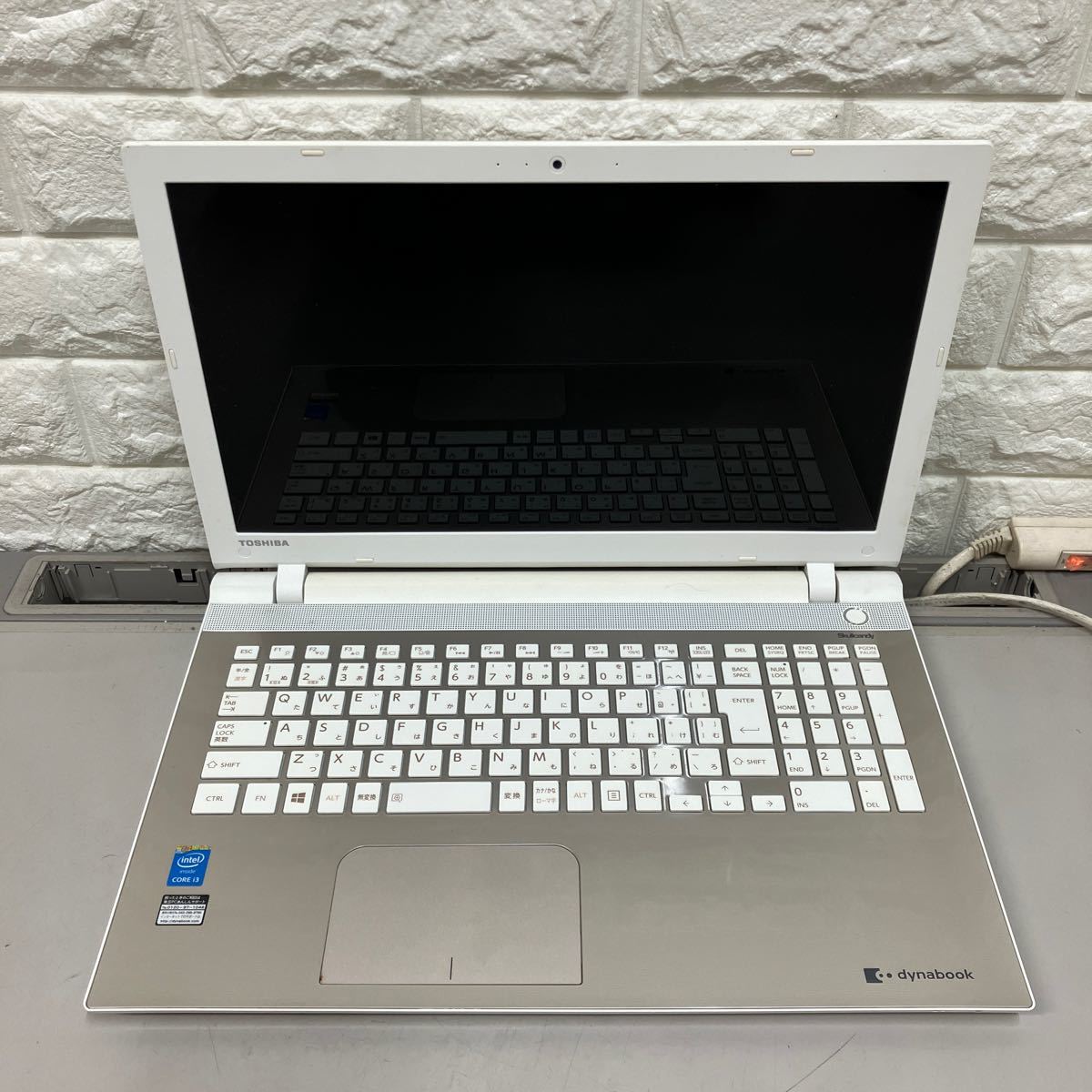 E182 TOSHIBA dynabook T55/TG PT55TGP-BWA Core i3 5015U メモリ4GB(15インチ ...