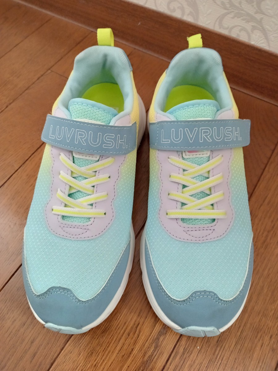 MOONSTAR LUVRUSH. スニーカー 水色系 23.0EE(23cm～)｜売買されたオークション情報、yahooの商品情報をアーカイブ公開 - オークファン（aucfan.com）