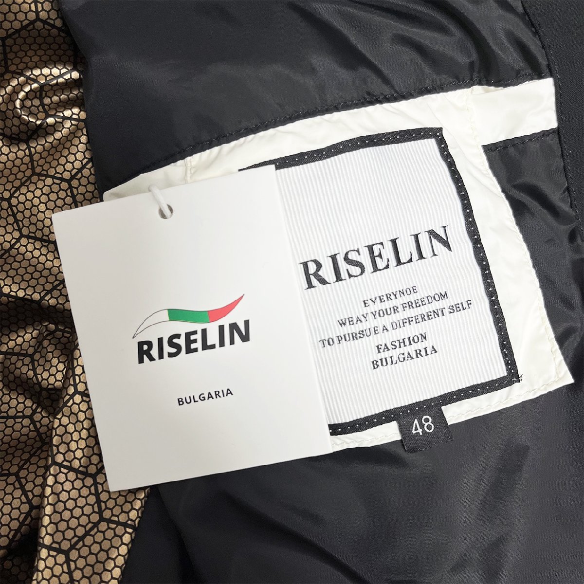 個性ヨーロッパ製 定価10万 ブルガリア発 RISELIN ダウンジャケット 暖かい 防風 ソフト 切替 重ね着風 ストリート オシャレ M/46サイズ(Mサイズ)｜売買されたオークション情報 ...