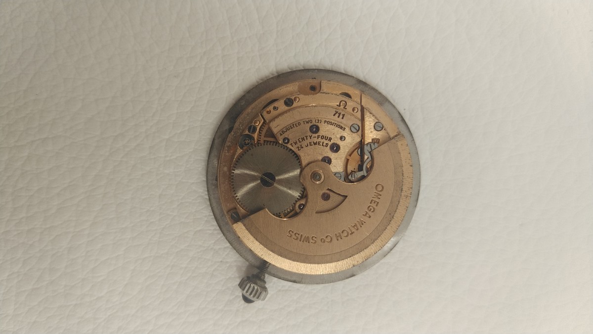 ジャンク オメガ ムーブメント 711 Omega デヴィル 稼働品 Cal 711(オメガ)｜売買されたオークション情報、yahooの商品 ...