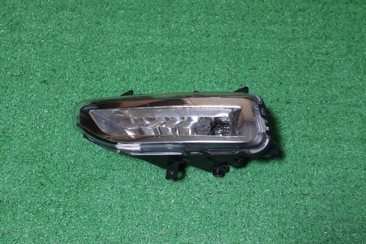 T32 エクストレイル 後期 純正 左フォグランプ LED 26155 8996C 90102546 C27 セレナ 後期(日産用)｜売買され ...