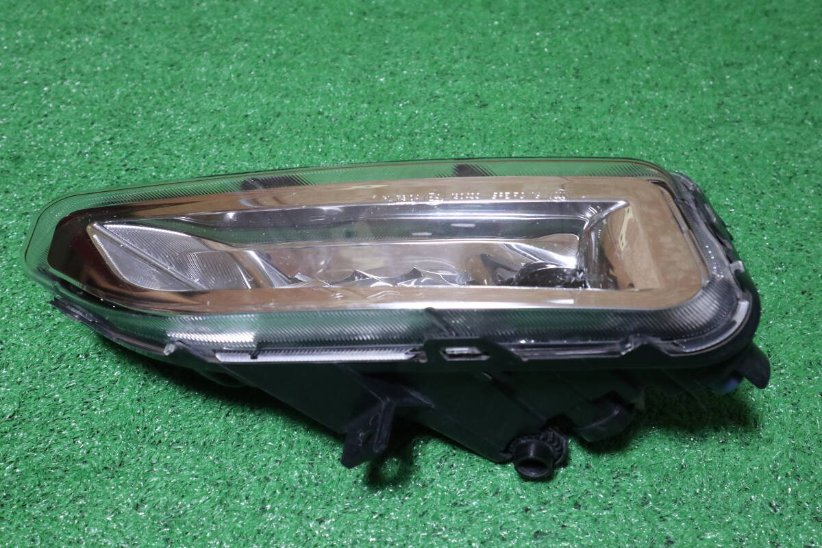 T32 エクストレイル 後期 純正 左フォグランプ LED 26155 8996C 90102546 C27 セレナ 後期(日産用)｜売買され ...