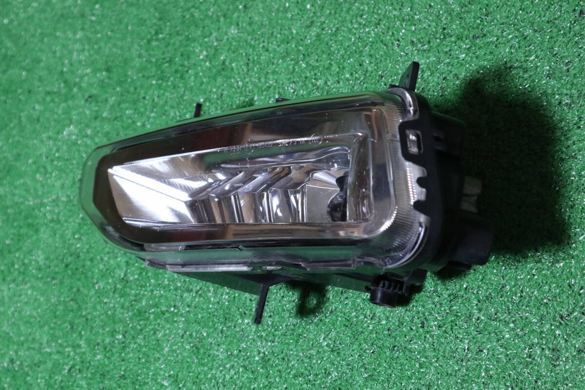 T32 エクストレイル 後期 純正 左フォグランプ LED 26155 8996C 90102546 C27 セレナ 後期(日産用)｜売買され ...