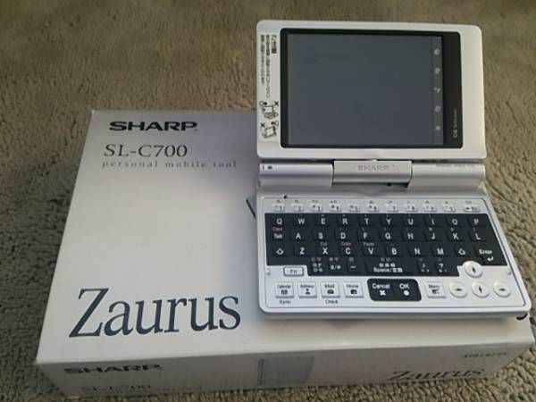 SHARP Zaurus SL-C700 おまけ ＋2台 保護シート7枚つき(ザウルス)｜売買されたオークション情報、yahooの商品情報をアーカイブ公開 - オークファン（aucfan.com）