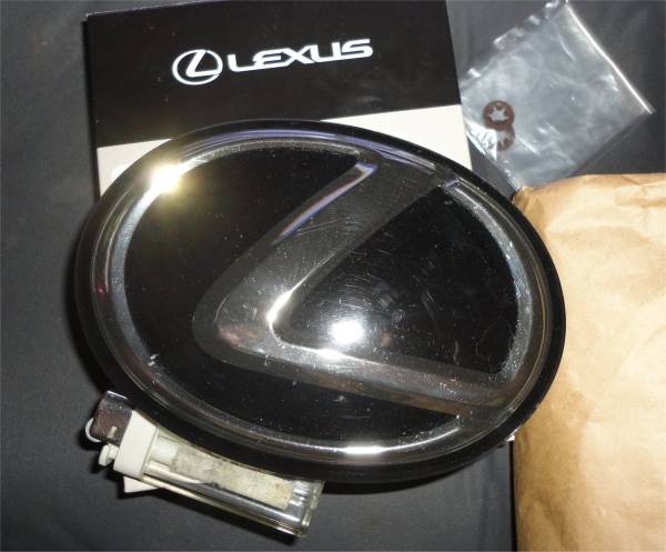 LEXUS エンブレム GENUINE 53141-30040-79 TOYOTA(レクサス)｜売買されたオークション情報、yahooの商品 ...