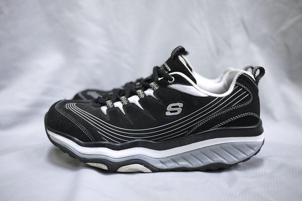 SKECHERS shape-ups スケッチャーズ シェイプアップ 25 e(25.0cm)｜売買されたオークション情報、yahooの商品 ...