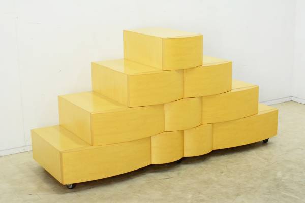 展示品 北欧 ピラミッドチェスト シナ材 キャスター付 E59(洋タンス、チェスト)｜売買されたオークション情報、yahooの商品情報をアーカイブ公開 - オークファン（aucfan.com）