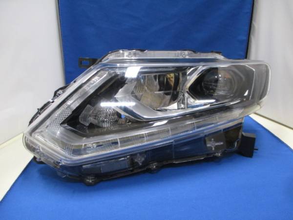 日産 エクストレイル T32/NT32/HT32/HNT32 左ライト/左ヘッドライト LED 純正 211108(ヘッドライト)｜売買された ...