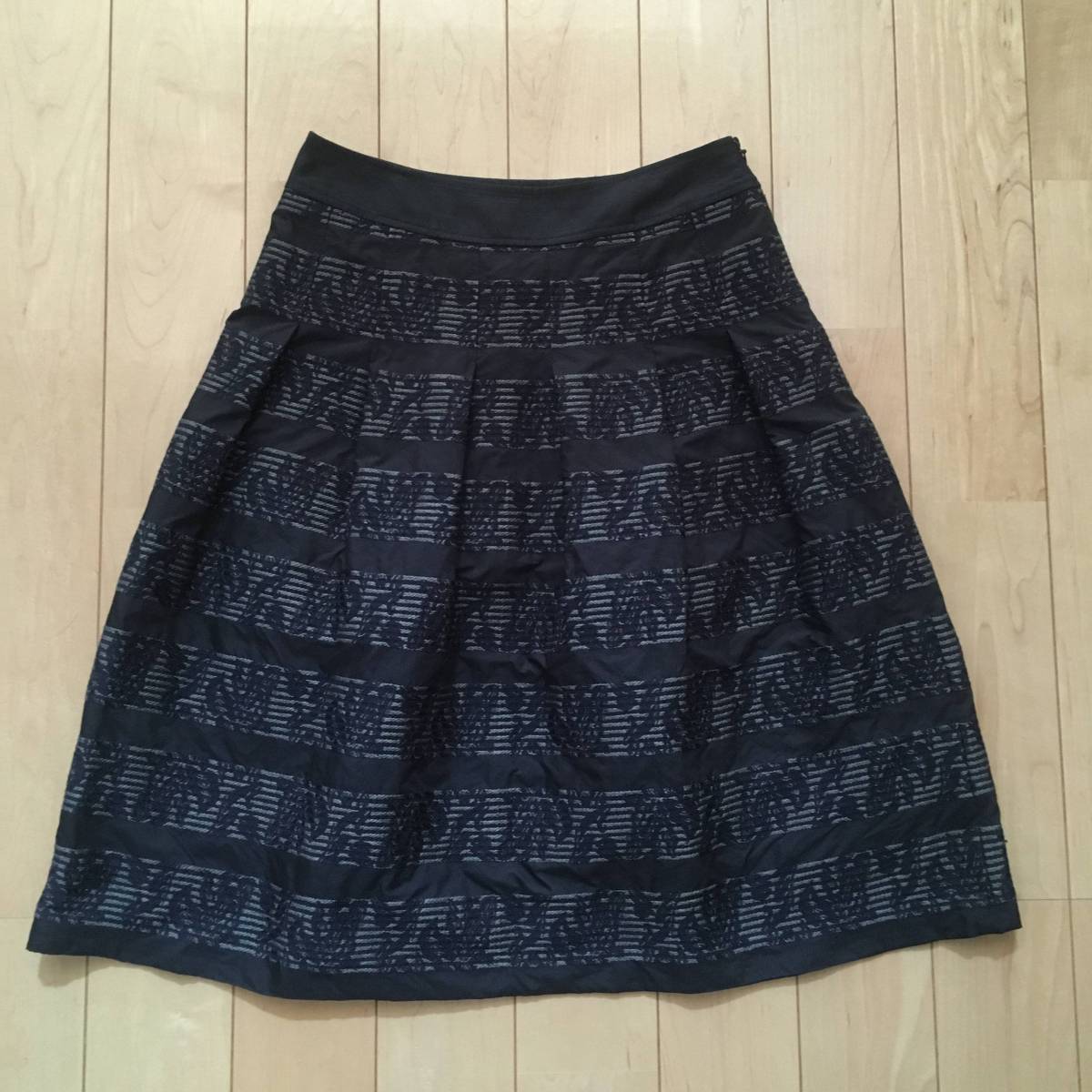 MON GREグラン山貴ジャガード風刺繍スカート(Mサイズ)｜売買されたオークション情報、yahooの商品情報をアーカイブ公開 - オークファン（aucfan.com）