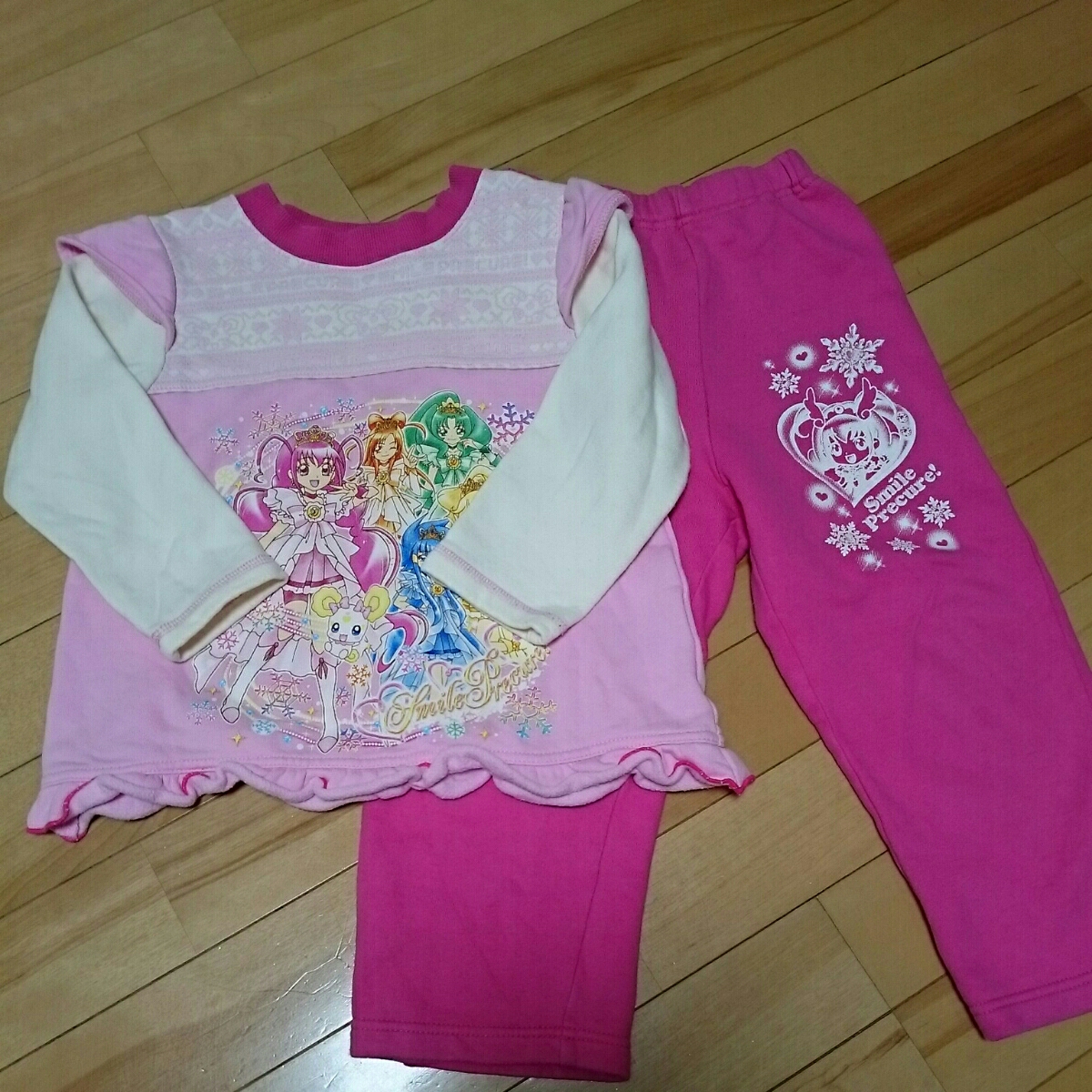 プリキュア 光る長袖パジャマ 110㎝(110（105～114cm）)｜売買されたオークション情報、yahooの商品情報をアーカイブ公開 - オークファン（aucfan.com）