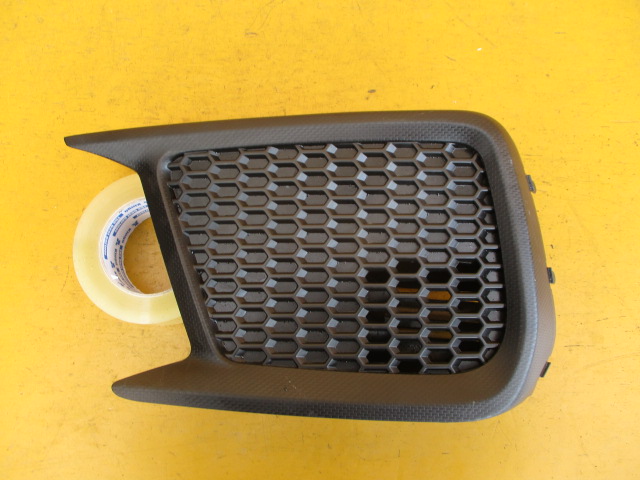 スバル WRX STi CBA-VAB 純正フロントバンパー 左フォグランプベゼル 57731VA410 純正左フォグカバー 左フォグランプ ...