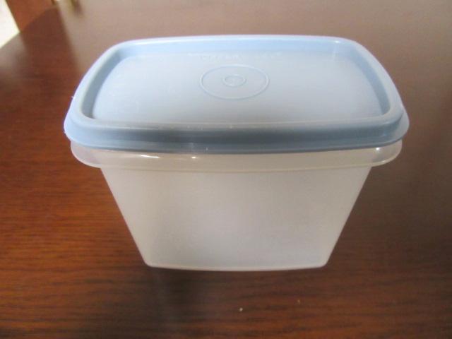 Tupperwareタッパーウェア シェルフセーバー ブルーグレー 840ml(プラスチック製)｜売買されたオークション情報、yahooの商品情報をアーカイブ公開 - オークファン ...