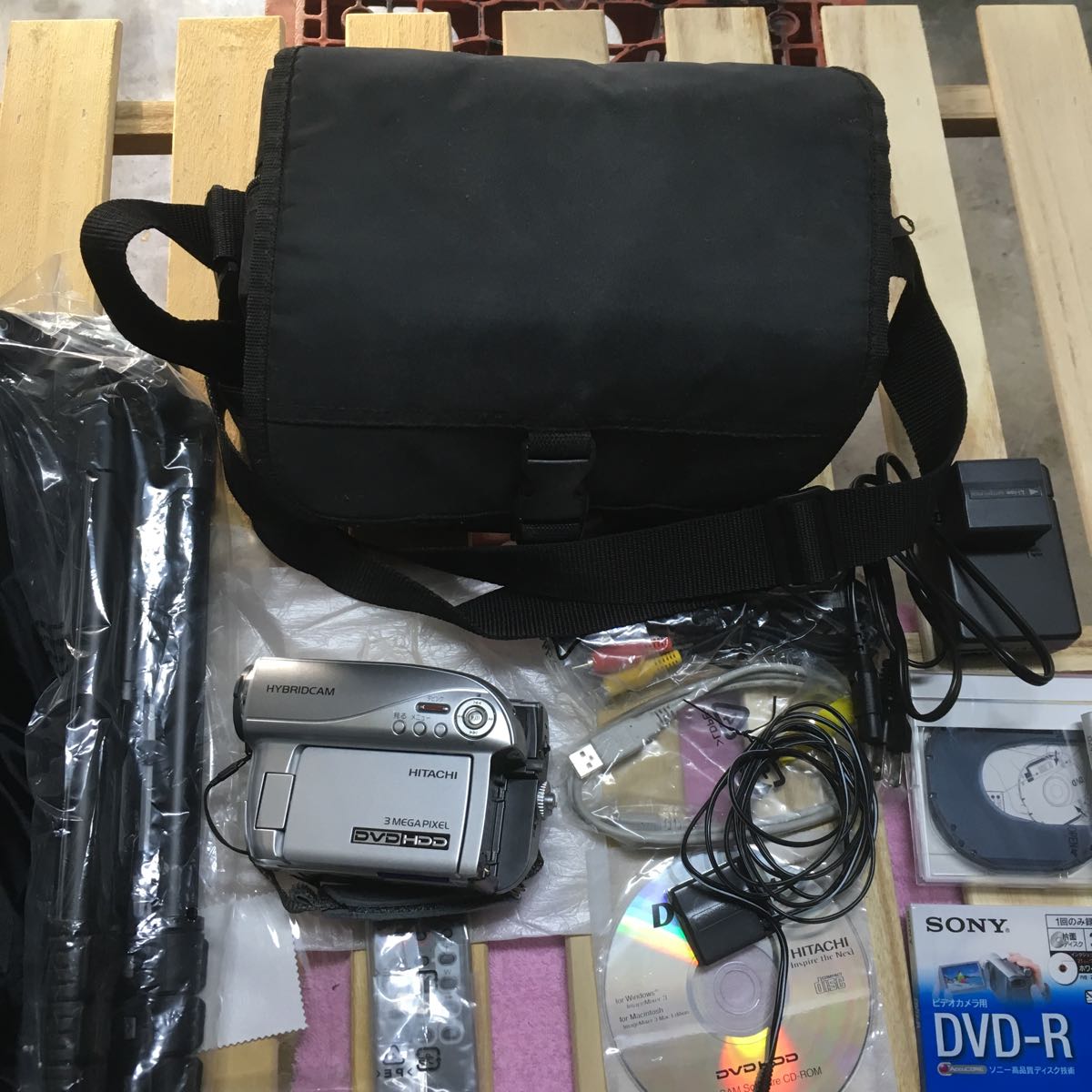 HITACHI DZ-HS903 803 型 HDD DVD ビデオカメラ 色々 セット売り(日立)｜売買されたオークション情報、yahooの ...