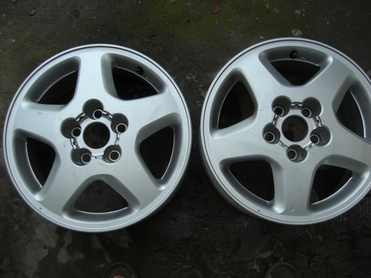 日産純正 HCR33スカイラインGTS 16インチ 6.5J +40 PCD 114.3 5H ホイール 2本セット(純正品)｜売買された ...