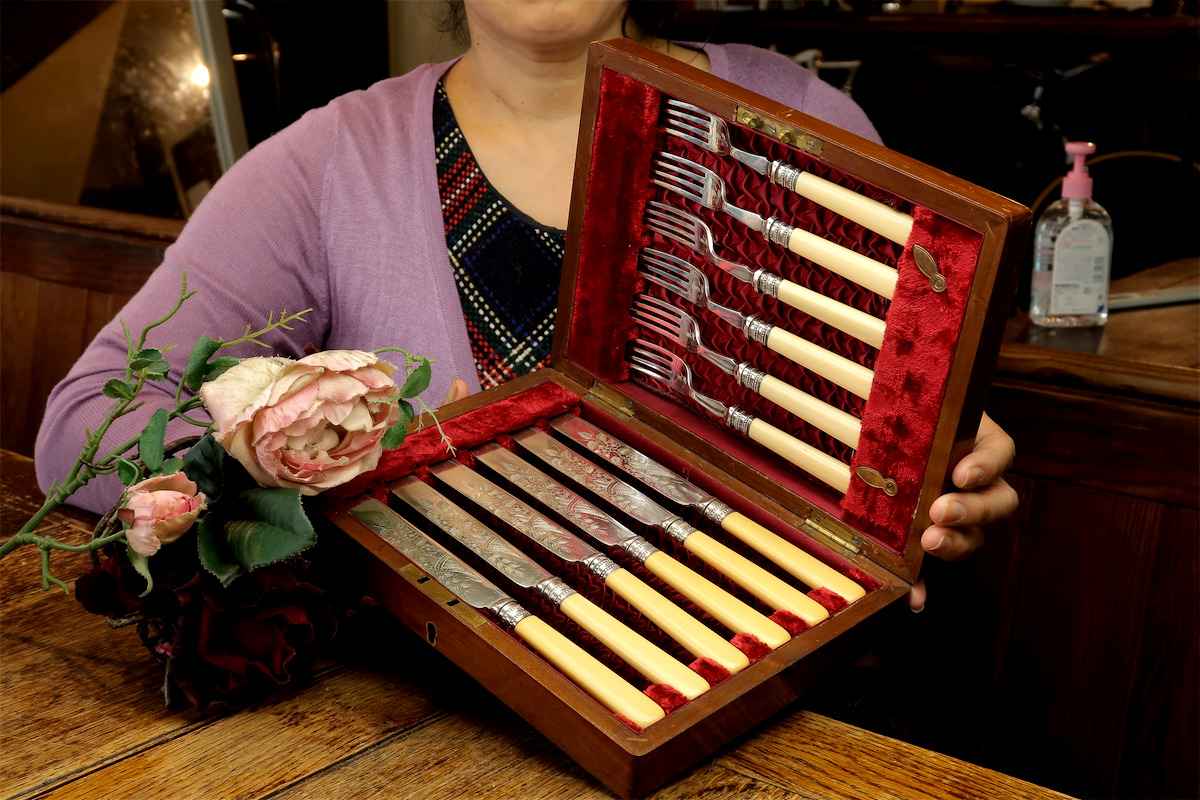 1910年頃 英国アンティーク シルバー 象牙風持手 優美 純銀P. EPNS ビンテージ オールド フォーク ナイフ カトラリー セット(カトラリー)｜売買されたオークション情報、yahoo ...