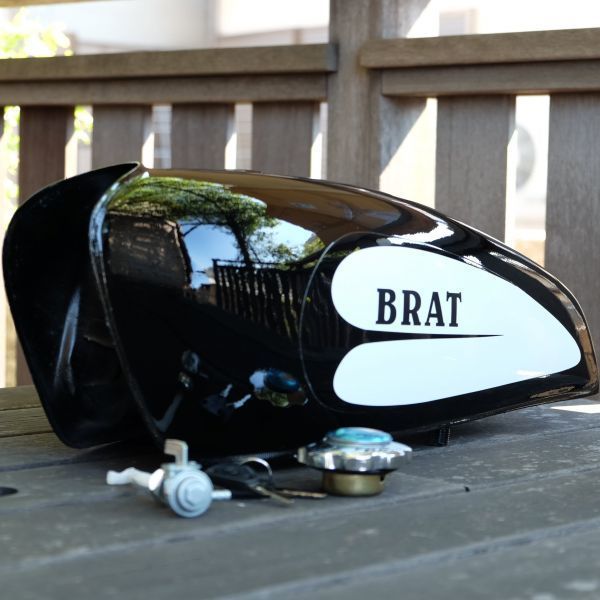 カフェレーサー ガソリンタンク ブラック BRAT 汎用 SR400 SR500 W650 ハーレー ノートン BSA トライアンフ ...